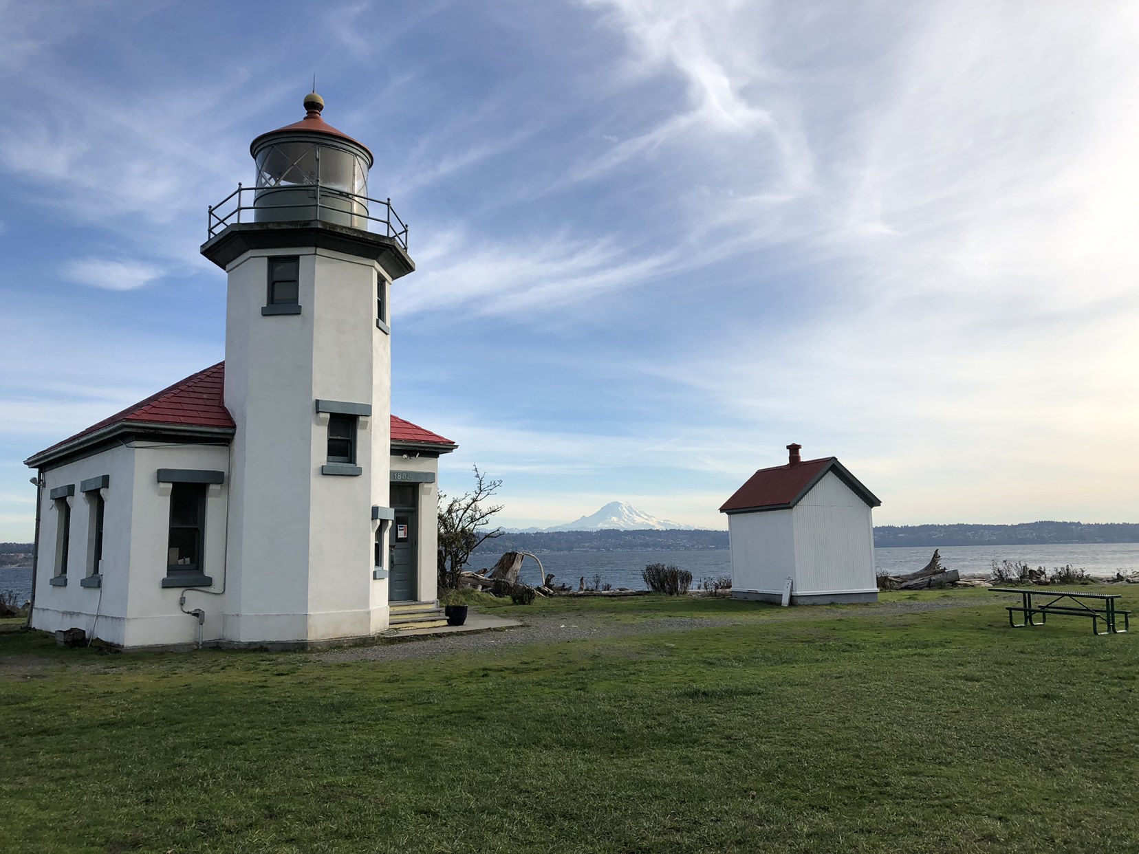 16 Lighthouse Hikes You Can Enjoy All Year — Washington Trails Association