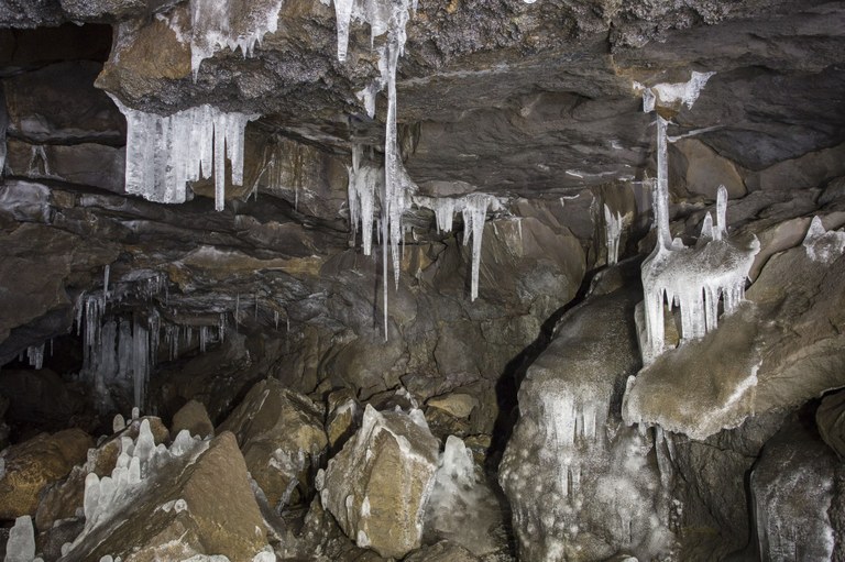 Ice Cave - Natural Bridges Nature Trails — Washington Trails Association
