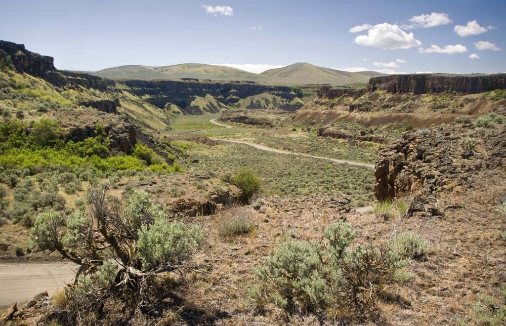 Moses Coulee Preserve and Dutch Henry Falls — Washington Trails Association