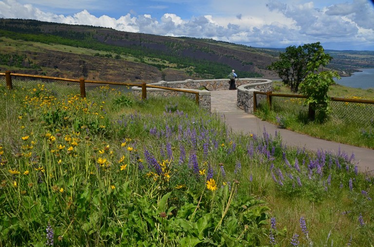 Historic Columbia River Highway State Trail - Mosier Twin Tunnels ...