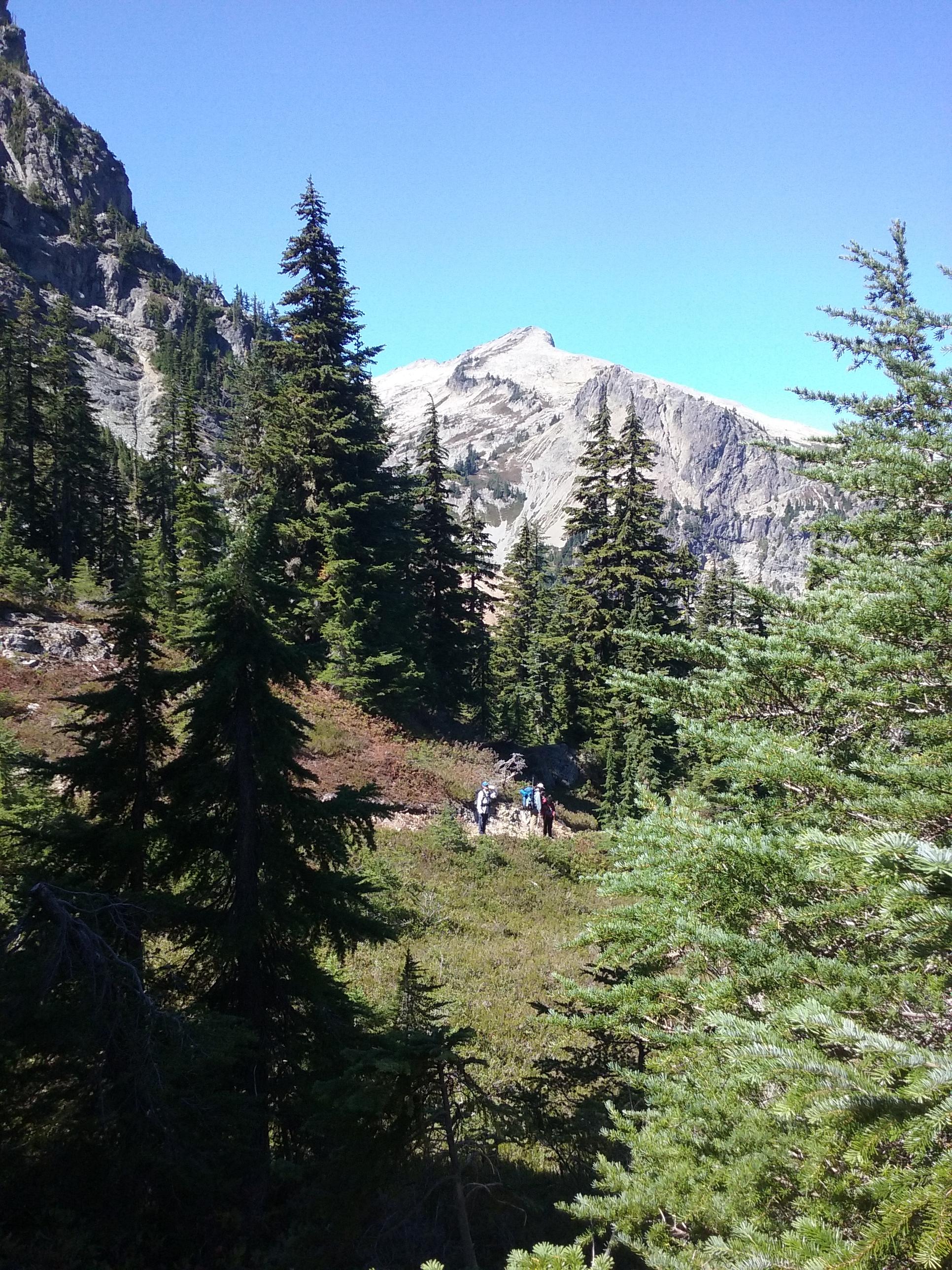 Hyas Lake, Cathedral Rock, Pacific Crest Trail (PCT) Section J ...