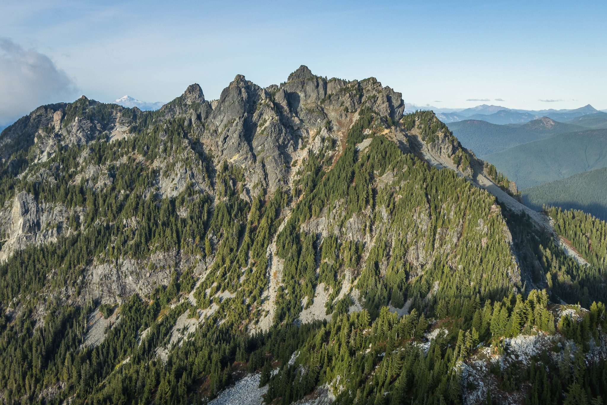 Iron Cap Mountain, Mount Hinman, Atrium Peak, Malachite Peak, Turquoise ...