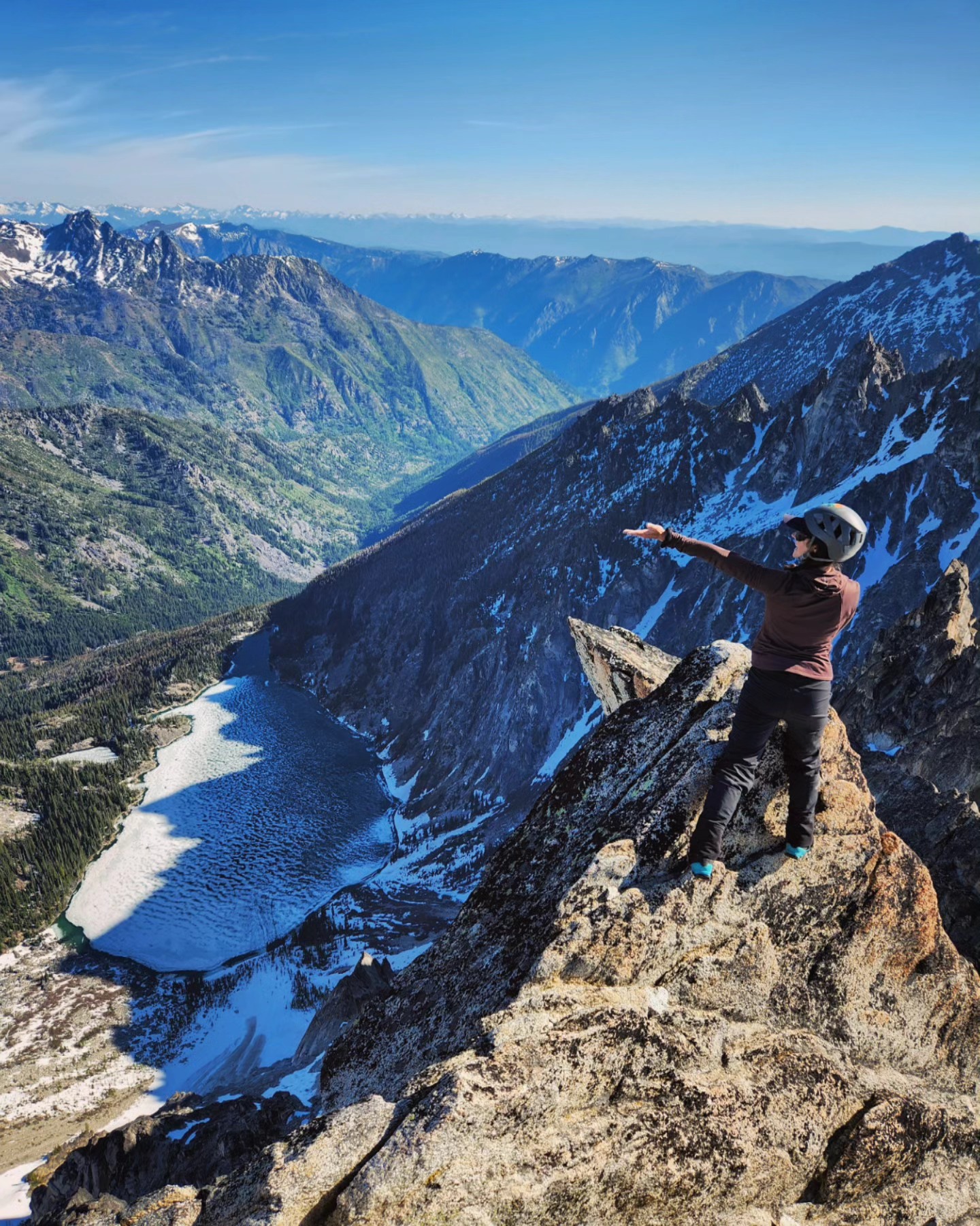 The Enchantments, Colchuck Lake, Aasgard Pass, Snow Lakes, Dragontail ...