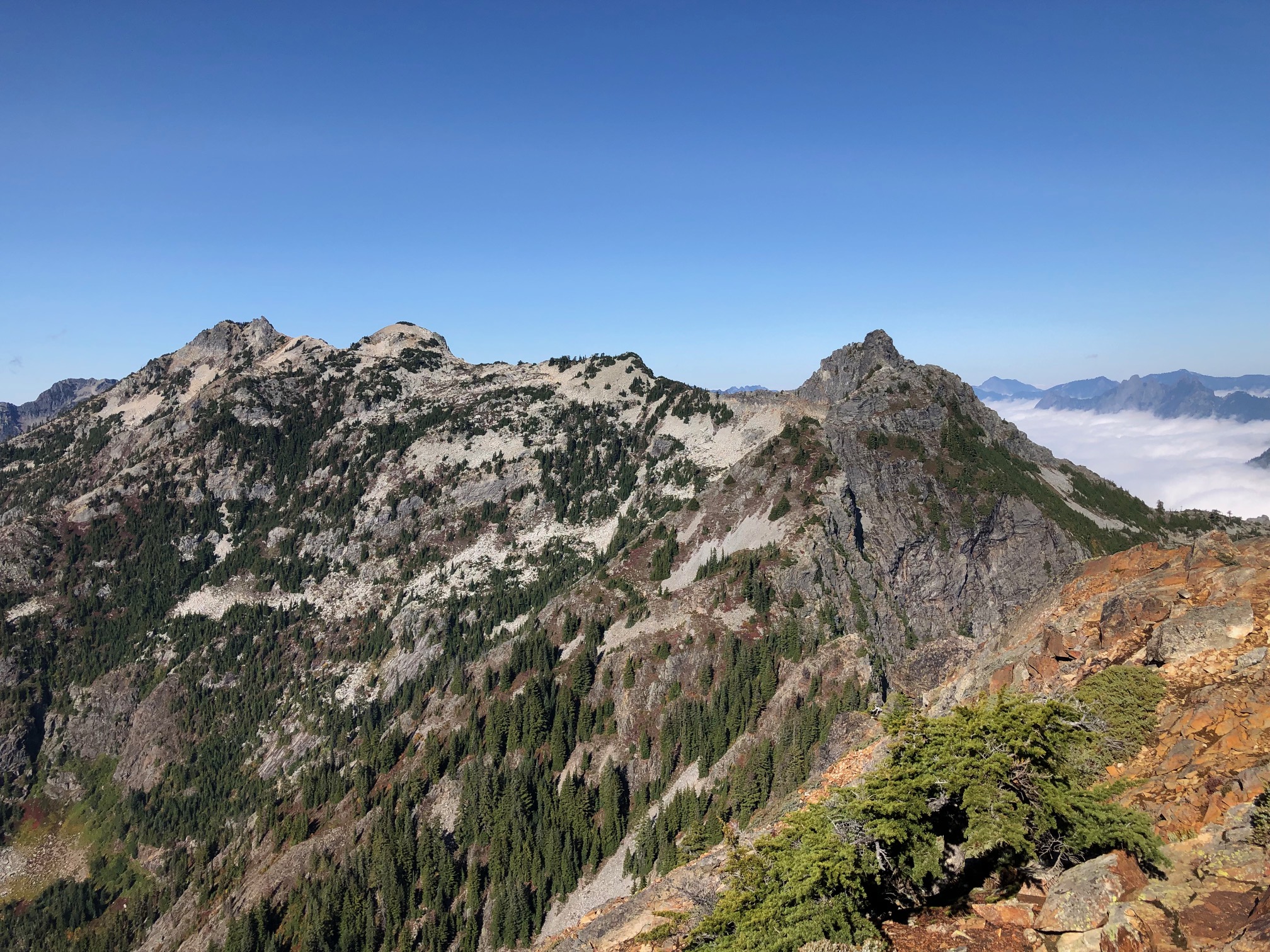 Red Mountain (Commonwealth Basin), Red Pass, Lundin Peak — Washington ...